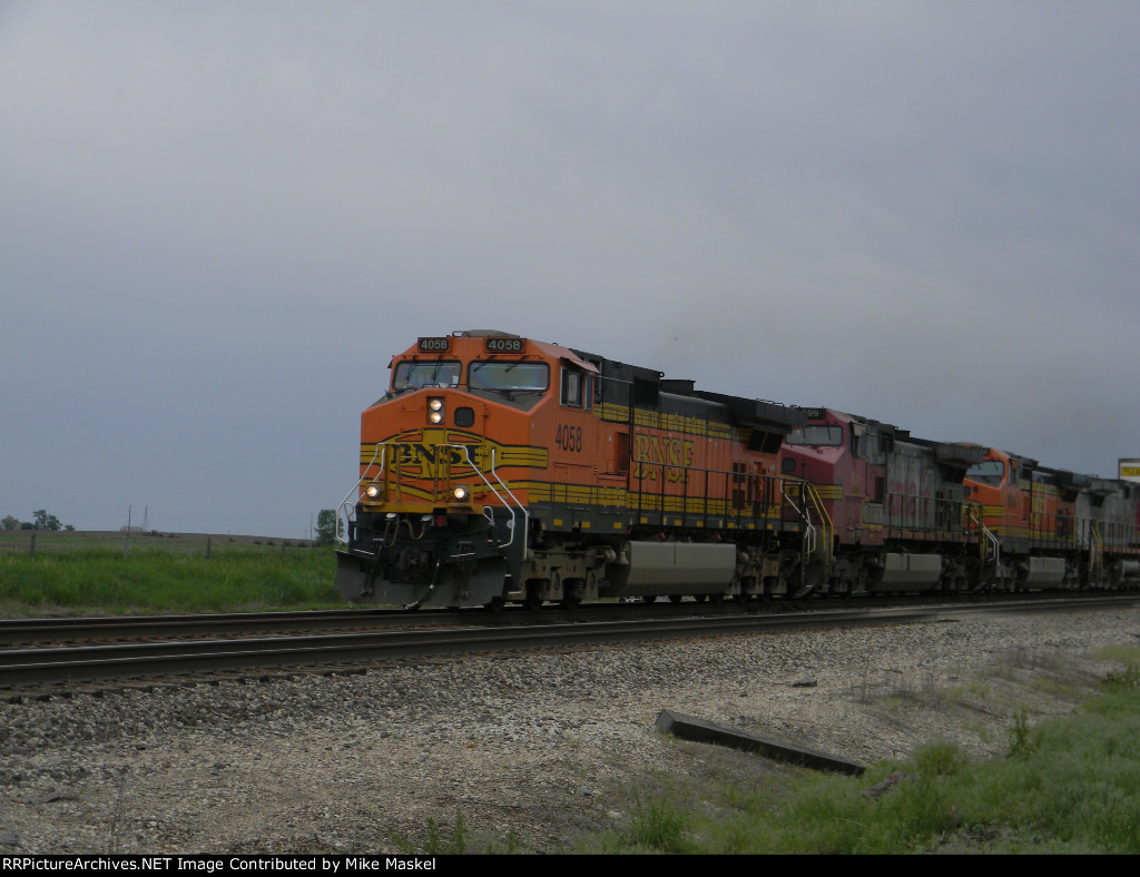 BNSF 4058